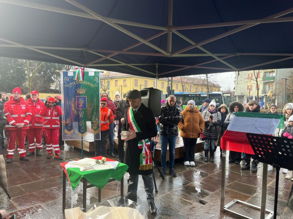 Brugherio ricorda Giulio Mandelli: posata una Pietra d’inciampo in sua ...
